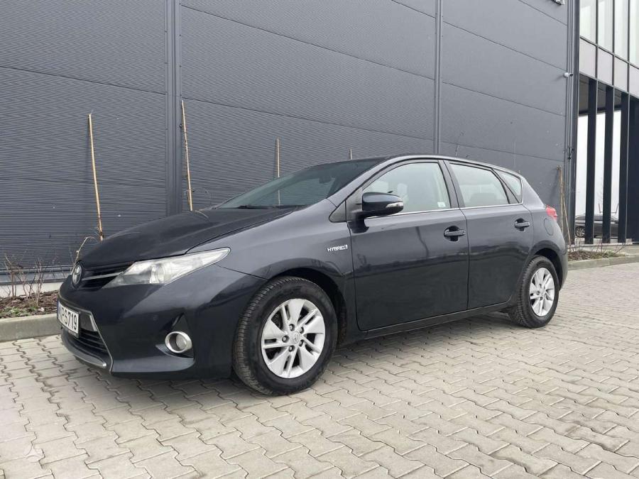 Melns Toyota Auris 2013 Viļņa, ar dzinēja tilpumu 1.80 L un nobraukumu 214 tūkst. km par 7990 €, foto 1 vietnē AUTOMOTO.COM.LV