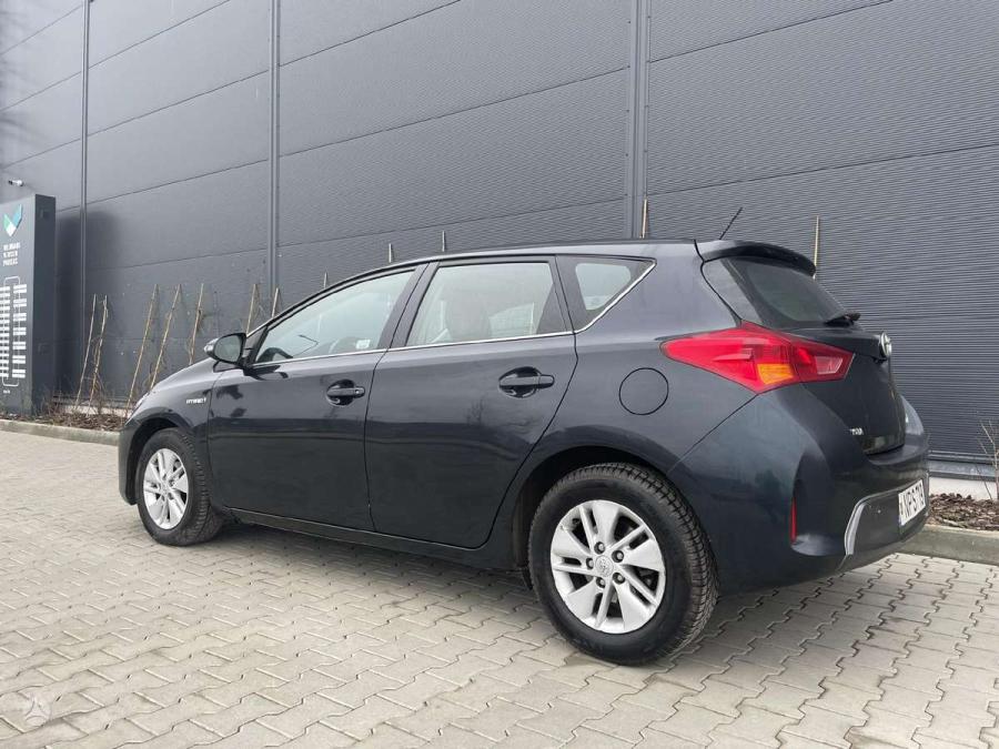 Melns Toyota Auris 2013 Viļņa, ar dzinēja tilpumu 1.80 L un nobraukumu 214 tūkst. km par 7990 €, foto 2 vietnē AUTOMOTO.COM.LV