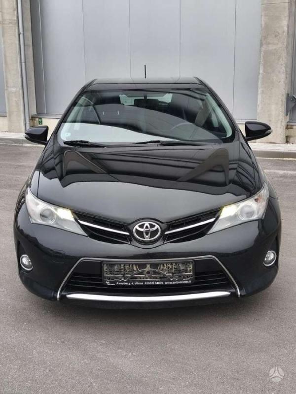 Melns Toyota Auris 2013 Kauņa, ar dzinēja tilpumu 1.36 L un nobraukumu 181 tūkst. km par 4750 €, foto 1 vietnē AUTOMOTO.COM.LV