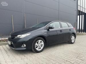 Black Toyota Auris 2013 in Vilnius, with an engine capacity of 1.80 L and mileage of 214 thousand km for 7990 €, photo  on AUTOMOTO.COM.LV