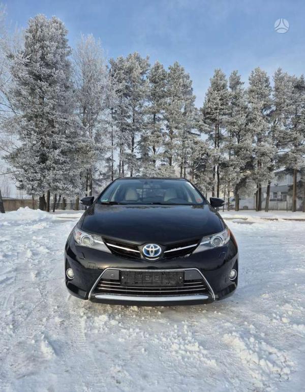 Melns Toyota Auris 2013 Šauļi, ar dzinēja tilpumu 1.80 L un nobraukumu 202 tūkst. km par 7900 €, foto 2 vietnē AUTOMOTO.COM.LV