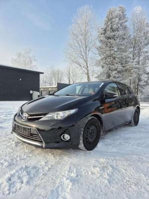 Melns Toyota Auris 2013 Šauļi, ar dzinēja tilpumu 1.80 L un nobraukumu 202 tūkst. km par 7900 €, foto 3 vietnē AUTOMOTO.COM.LV