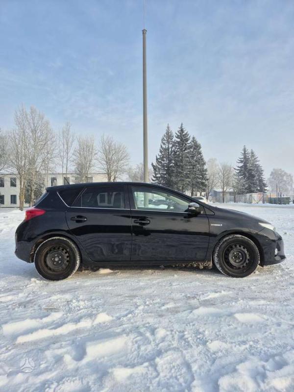 Melns Toyota Auris 2013 Šauļi, ar dzinēja tilpumu 1.80 L un nobraukumu 202 tūkst. km par 7900 €, foto 8 vietnē AUTOMOTO.COM.LV