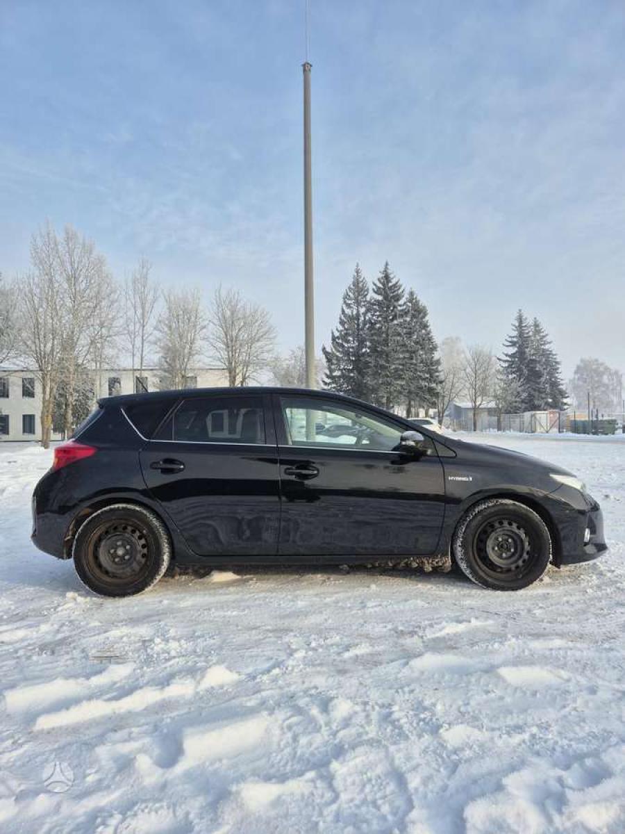 Melns Toyota Auris 2013 Šauļi, ar dzinēja tilpumu 1.80 L un nobraukumu 202 tūkst. km par 7900 €, foto 8 vietnē AUTOMOTO.COM.LV
