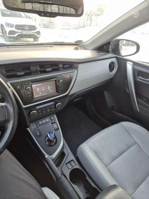 Melns Toyota Auris 2013 Šauļi, ar dzinēja tilpumu 1.80 L un nobraukumu 202 tūkst. km par 7900 €, foto 22 vietnē AUTOMOTO.COM.LV