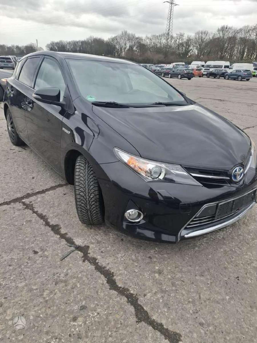Melns Toyota Auris 2013 Šauļi, ar dzinēja tilpumu 1.80 L un nobraukumu 202 tūkst. km par 7900 €, foto 30 vietnē AUTOMOTO.COM.LV