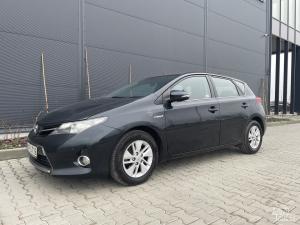 Black Toyota Auris 2013 in Vilnius, with an engine capacity of 1.80 L and mileage of 214 thousand km for 7990 €, photo  on AUTOMOTO.COM.LV