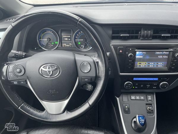 Black Toyota Auris 2013 in Vilnius, with an engine capacity of 1.80 L and mileage of 214 thousand km for 7990 €, photo 6 on AUTOMOTO.COM.LV