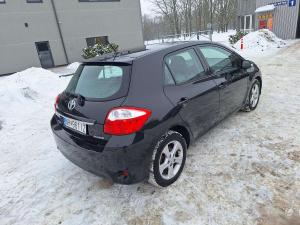 Black Toyota Auris 2013 in Vilkaviskis, with an engine capacity of 1.60 L and mileage of 229 thousand km for 4650 €, photo 5 on AUTOMOTO.COM.LV