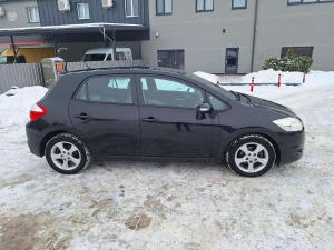 Black Toyota Auris 2013 in Vilkaviskis, with an engine capacity of 1.60 L and mileage of 229 thousand km for 4650 €, photo 6 on AUTOMOTO.COM.LV