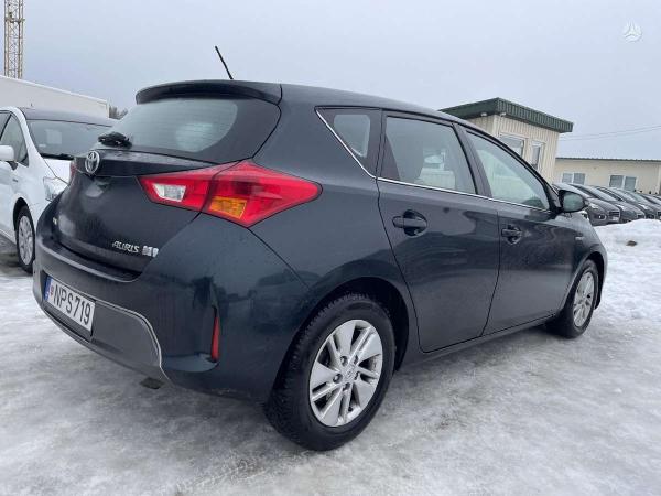 Melns Toyota Auris 2013 Viļņa, ar dzinēja tilpumu 1.80 L un nobraukumu 214 tūkst. km par 7750 €, foto 6 vietnē AUTOMOTO.COM.LV