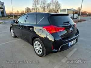 Melns Toyota Auris 2013 Tallina, ar dzinēja tilpumu 1.60 L un nobraukumu 190 tūkst. km par 5790 €, foto 3 vietnē AUTOMOTO.COM.LV