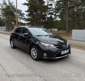 Melns Toyota Auris 2013 Tallina, ar dzinēja tilpumu 1.60 L un nobraukumu 190 tūkst. km par 6990 €, foto 6 vietnē AUTOMOTO.COM.LV