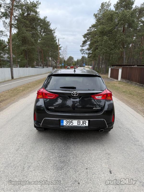 Black Toyota Auris 2013 in Tallinn, with an engine capacity of 1.60 L and mileage of 190 thousand km for 6990 €, photo 4 on AUTOMOTO.COM.LV