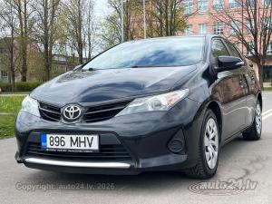 Black Toyota Auris 2013 in Narva, with an engine capacity of 1.60 L and mileage of 214 thousand km for 4999 €, photo 4 on AUTOMOTO.COM.LV