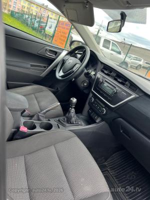 Black Toyota Auris 2013 in Narva, with an engine capacity of 1.60 L and mileage of 214 thousand km for 4999 €, photo 20 on AUTOMOTO.COM.LV