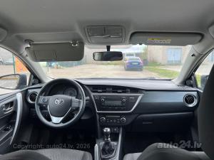 Black Toyota Auris 2013 in Narva, with an engine capacity of 1.60 L and mileage of 214 thousand km for 4999 €, photo 22 on AUTOMOTO.COM.LV