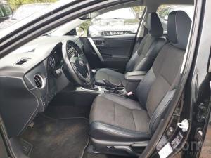Black Toyota Auris 2013 in Cesis, with an engine capacity of 2.00 L and mileage of 240 thousand km for 6700 €, photo 7 on AUTOMOTO.COM.LV