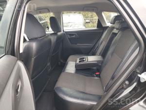Black Toyota Auris 2013 in Cesis, with an engine capacity of 2.00 L and mileage of 240 thousand km for 6700 €, photo 8 on AUTOMOTO.COM.LV