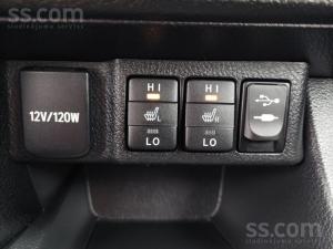 Black Toyota Auris 2013 in Cesis, with an engine capacity of 2.00 L and mileage of 240 thousand km for 6700 €, photo 12 on AUTOMOTO.COM.LV