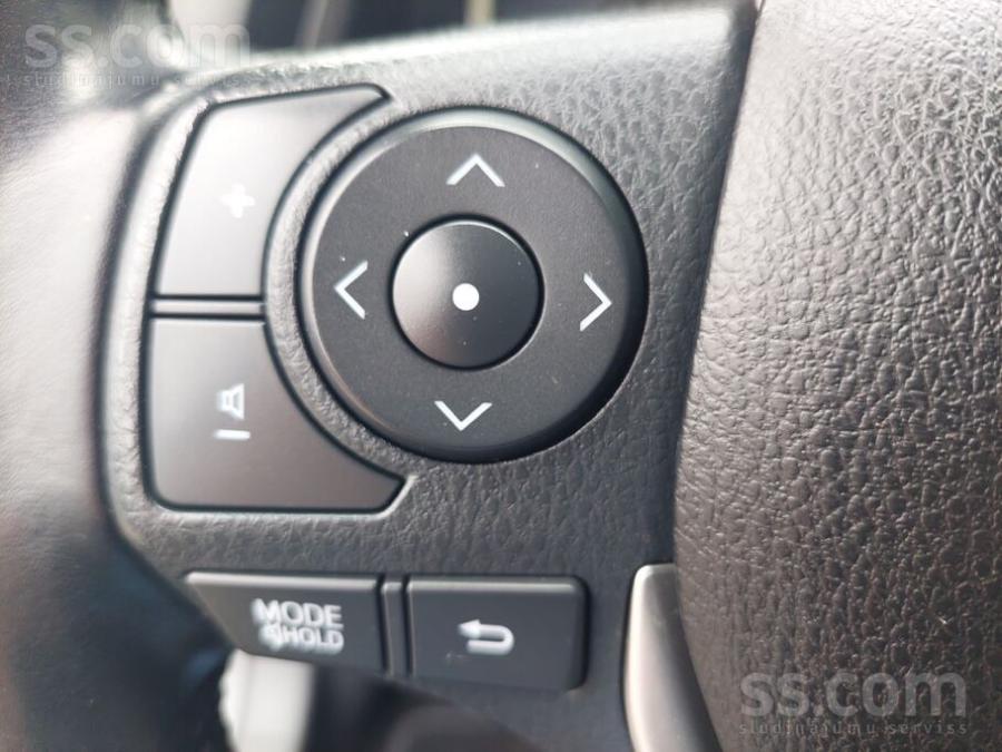 Black Toyota Auris 2013 in Cesis, with an engine capacity of 2.00 L and mileage of 240 thousand km for 6700 €, photo 13 on AUTOMOTO.COM.LV