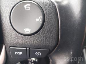 Black Toyota Auris 2013 in Cesis, with an engine capacity of 2.00 L and mileage of 240 thousand km for 6700 €, photo 15 on AUTOMOTO.COM.LV