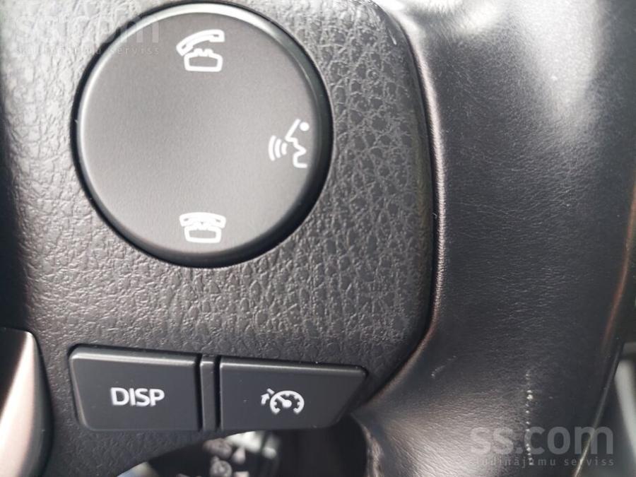 Black Toyota Auris 2013 in Cesis, with an engine capacity of 2.00 L and mileage of 240 thousand km for 6700 €, photo 15 on AUTOMOTO.COM.LV