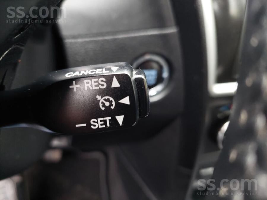 Black Toyota Auris 2013 in Cesis, with an engine capacity of 2.00 L and mileage of 240 thousand km for 6700 €, photo 19 on AUTOMOTO.COM.LV