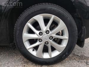Black Toyota Auris 2013 in Cesis, with an engine capacity of 2.00 L and mileage of 240 thousand km for 6700 €, photo 23 on AUTOMOTO.COM.LV
