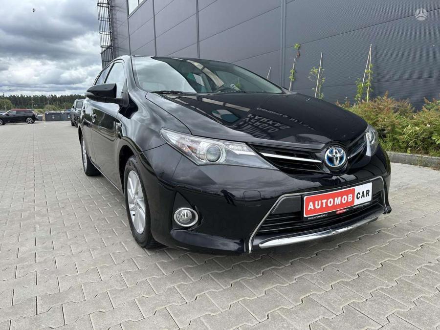 Melns Toyota Auris 2013 Viļņa, ar dzinēja tilpumu 1.80 L un nobraukumu 206 tūkst. km par 9200 €, foto 5 vietnē AUTOMOTO.COM.LV
