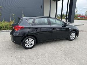 Melns Toyota Auris 2013 Viļņa, ar dzinēja tilpumu 1.80 L un nobraukumu 206 tūkst. km par 9200 €, foto 15 vietnē AUTOMOTO.COM.LV