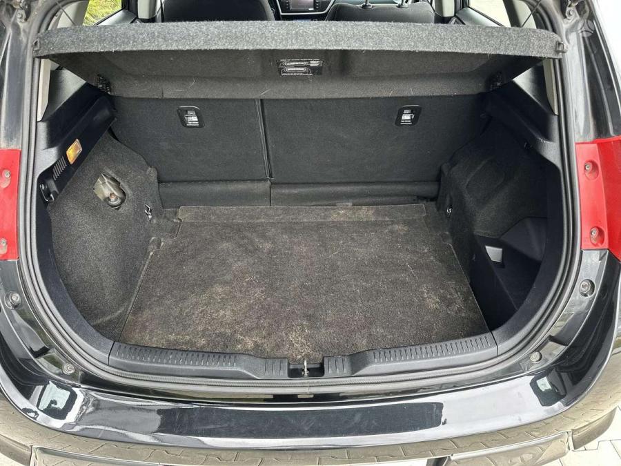 Melns Toyota Auris 2013 Viļņa, ar dzinēja tilpumu 1.80 L un nobraukumu 206 tūkst. km par 9200 €, foto 21 vietnē AUTOMOTO.COM.LV