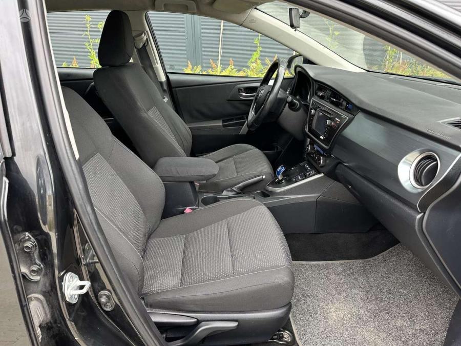 Melns Toyota Auris 2013 Viļņa, ar dzinēja tilpumu 1.80 L un nobraukumu 206 tūkst. km par 9200 €, foto 29 vietnē AUTOMOTO.COM.LV