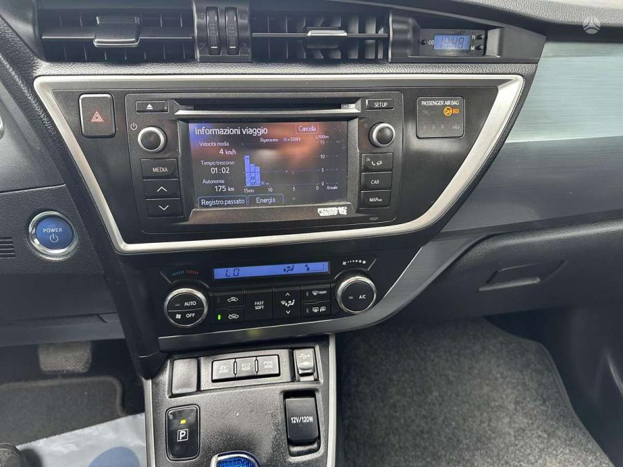 Melns Toyota Auris 2013 Viļņa, ar dzinēja tilpumu 1.80 L un nobraukumu 206 tūkst. km par 9200 €, foto 35 vietnē AUTOMOTO.COM.LV
