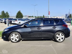 Melns Toyota Auris 2013 Šauļi, ar dzinēja tilpumu 2.00 L un nobraukumu 299 tūkst. km par 5500 €, foto 10 vietnē AUTOMOTO.COM.LV