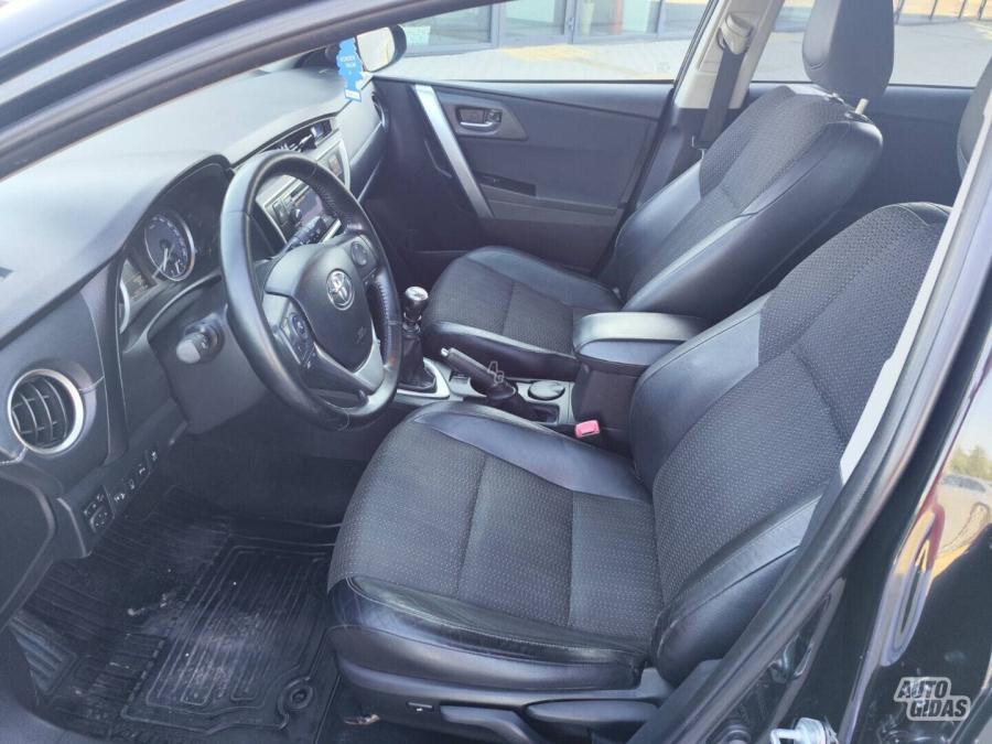 Melns Toyota Auris 2013 Šauļi, ar dzinēja tilpumu 2.00 L un nobraukumu 299 tūkst. km par 5500 €, foto 14 vietnē AUTOMOTO.COM.LV