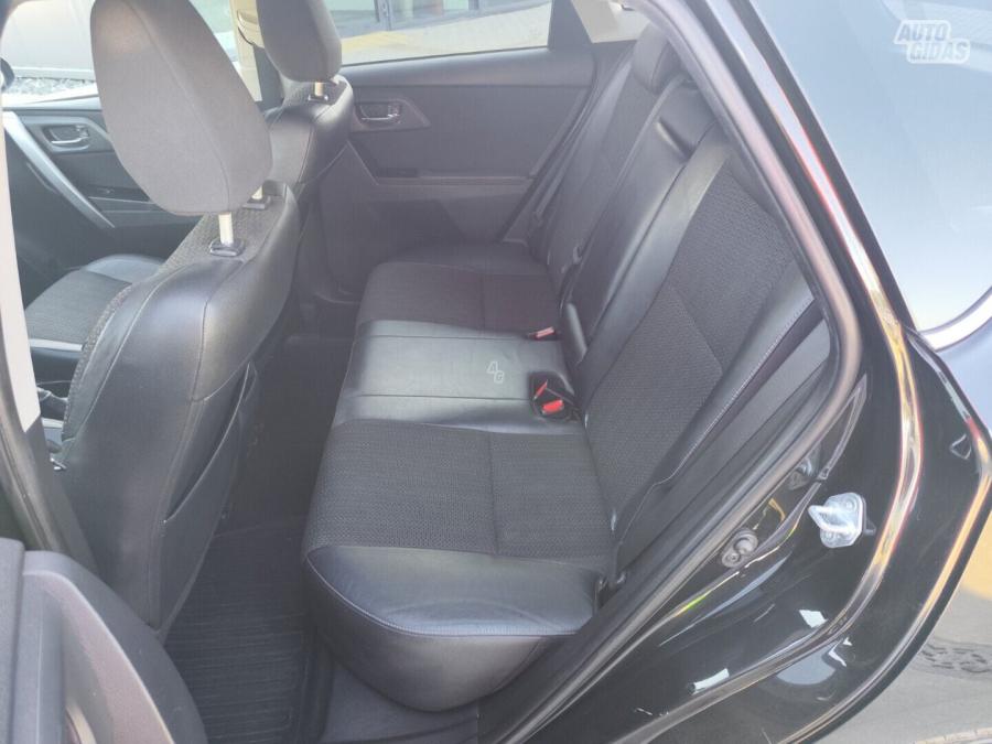 Melns Toyota Auris 2013 Šauļi, ar dzinēja tilpumu 2.00 L un nobraukumu 299 tūkst. km par 5500 €, foto 26 vietnē AUTOMOTO.COM.LV