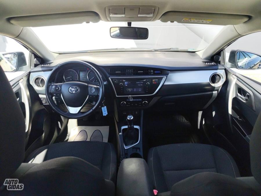 Melns Toyota Auris 2013 Ramučiai, ar dzinēja tilpumu 1.30 L un nobraukumu 221 tūkst. km par 6650 €, foto 3 vietnē AUTOMOTO.COM.LV