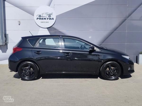 Melns Toyota Auris 2013 Ramučiai, ar dzinēja tilpumu 1.30 L un nobraukumu 221 tūkst. km par 6650 €, foto 5 vietnē AUTOMOTO.COM.LV