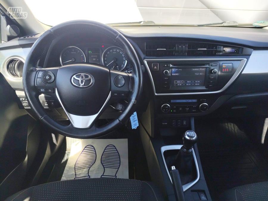 Melns Toyota Auris 2013 Ramučiai, ar dzinēja tilpumu 1.30 L un nobraukumu 221 tūkst. km par 6650 €, foto 12 vietnē AUTOMOTO.COM.LV