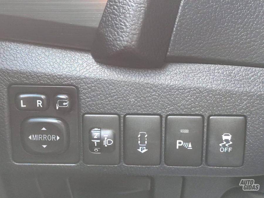 Melns Toyota Auris 2013 Ramučiai, ar dzinēja tilpumu 1.30 L un nobraukumu 221 tūkst. km par 6650 €, foto 16 vietnē AUTOMOTO.COM.LV