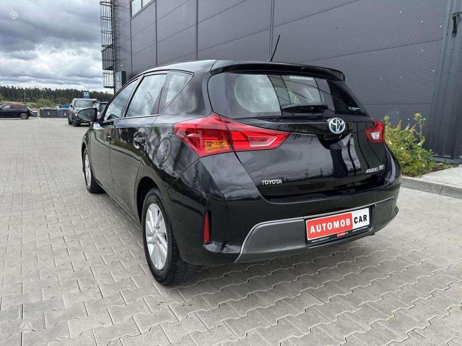Melns Toyota Auris 2013 Viļņa, ar dzinēja tilpumu 1.80 L un nobraukumu 206 tūkst. km par 9200 €, foto 11 vietnē AUTOMOTO.COM.LV