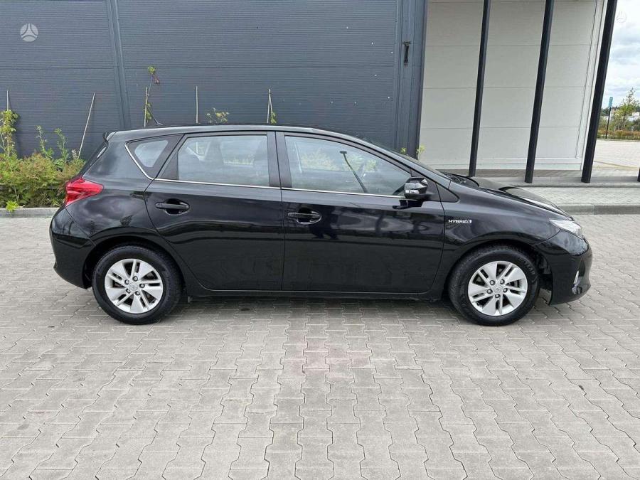 Melns Toyota Auris 2013 Viļņa, ar dzinēja tilpumu 1.80 L un nobraukumu 206 tūkst. km par 9200 €, foto 14 vietnē AUTOMOTO.COM.LV