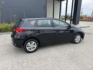 Melns Toyota Auris 2013 Viļņa, ar dzinēja tilpumu 1.80 L un nobraukumu 206 tūkst. km par 9200 €, foto 15 vietnē AUTOMOTO.COM.LV