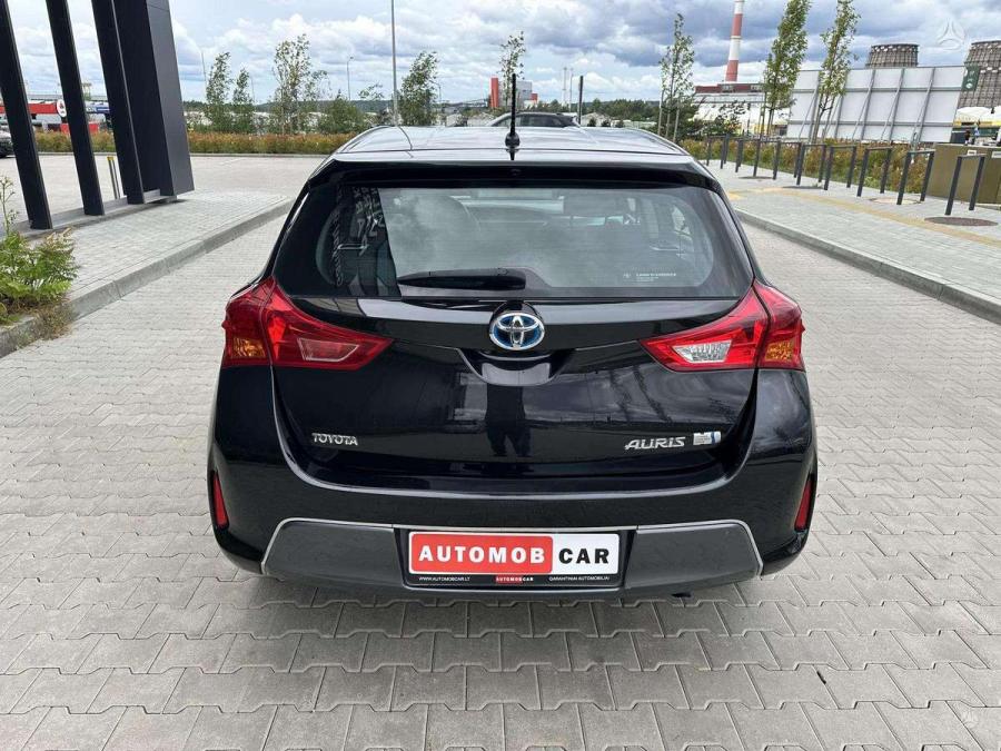 Melns Toyota Auris 2013 Viļņa, ar dzinēja tilpumu 1.80 L un nobraukumu 206 tūkst. km par 9200 €, foto 18 vietnē AUTOMOTO.COM.LV