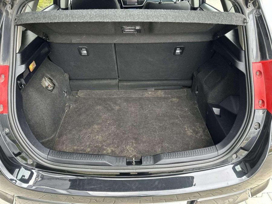 Melns Toyota Auris 2013 Viļņa, ar dzinēja tilpumu 1.80 L un nobraukumu 206 tūkst. km par 9200 €, foto 21 vietnē AUTOMOTO.COM.LV