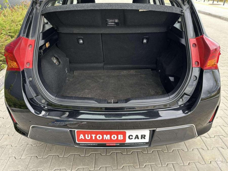Melns Toyota Auris 2013 Viļņa, ar dzinēja tilpumu 1.80 L un nobraukumu 206 tūkst. km par 9200 €, foto 22 vietnē AUTOMOTO.COM.LV