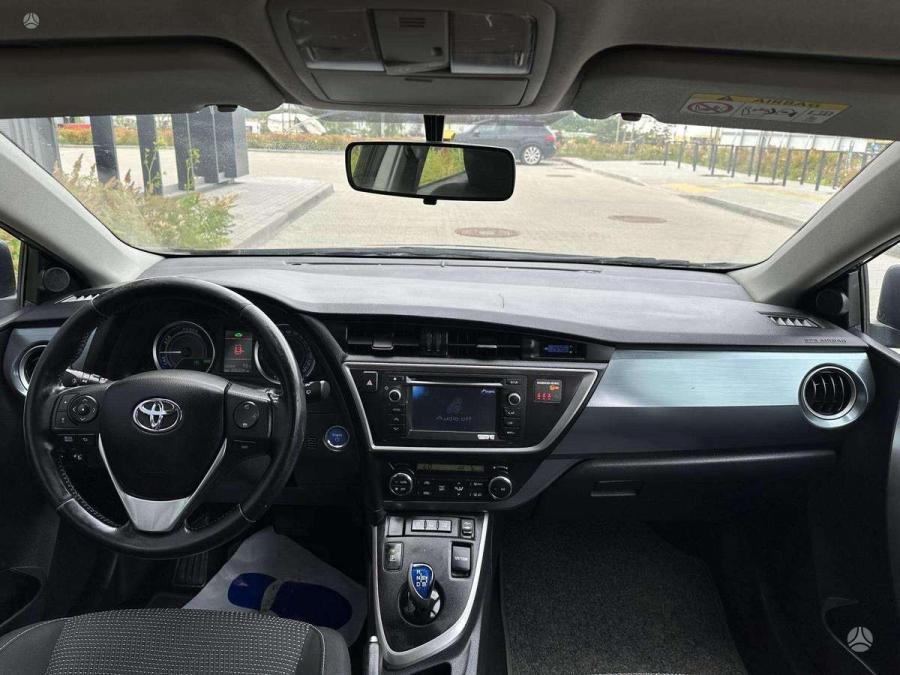 Melns Toyota Auris 2013 Viļņa, ar dzinēja tilpumu 1.80 L un nobraukumu 206 tūkst. km par 9200 €, foto 25 vietnē AUTOMOTO.COM.LV