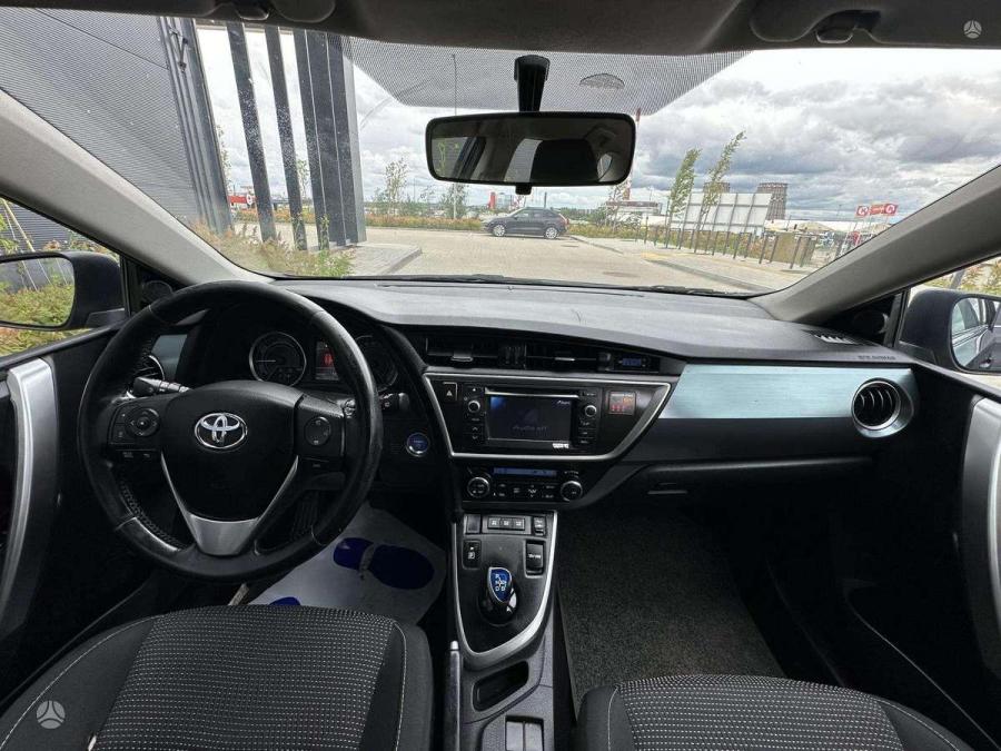 Melns Toyota Auris 2013 Viļņa, ar dzinēja tilpumu 1.80 L un nobraukumu 206 tūkst. km par 9200 €, foto 26 vietnē AUTOMOTO.COM.LV