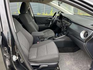 Melns Toyota Auris 2013 Viļņa, ar dzinēja tilpumu 1.80 L un nobraukumu 206 tūkst. km par 9200 €, foto 29 vietnē AUTOMOTO.COM.LV